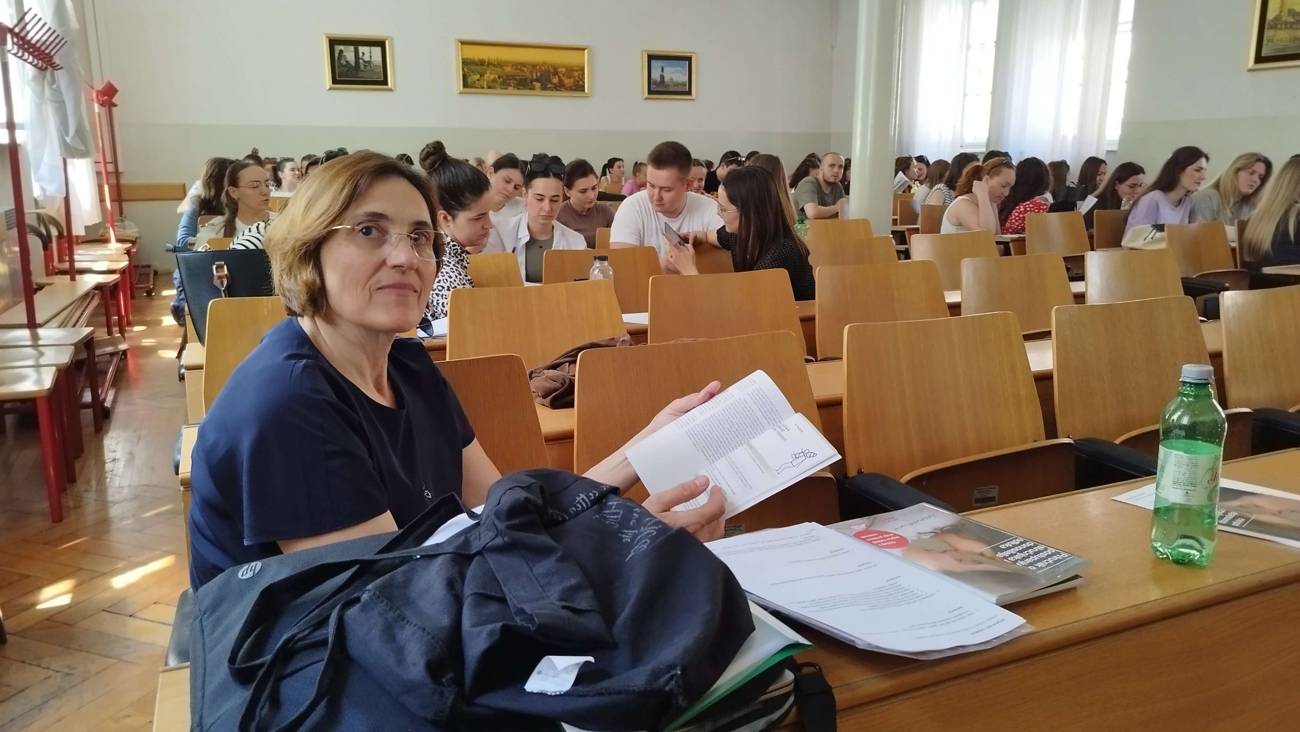 INTERAKTIVNO PREDAVANJE SLOŽENA SLIKA MAJKE S POREMEĆAJEM OVISNOSTI O ...